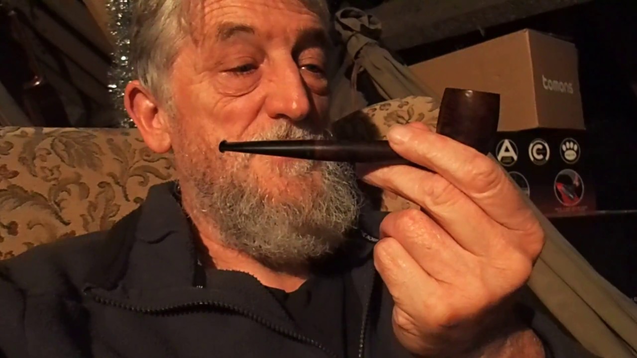 Stormy nights and Latakia blends - YouTube