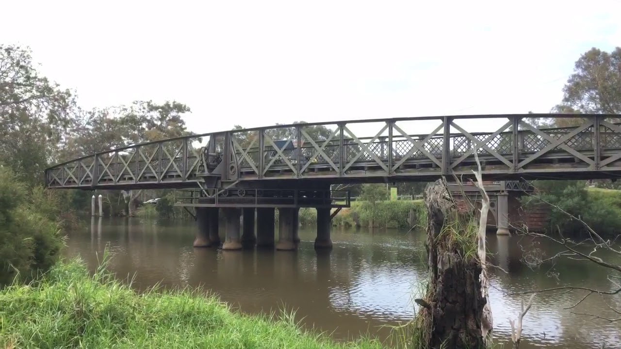 Opening and closing of the Longford Swing bridge in Timelapse - YouTube