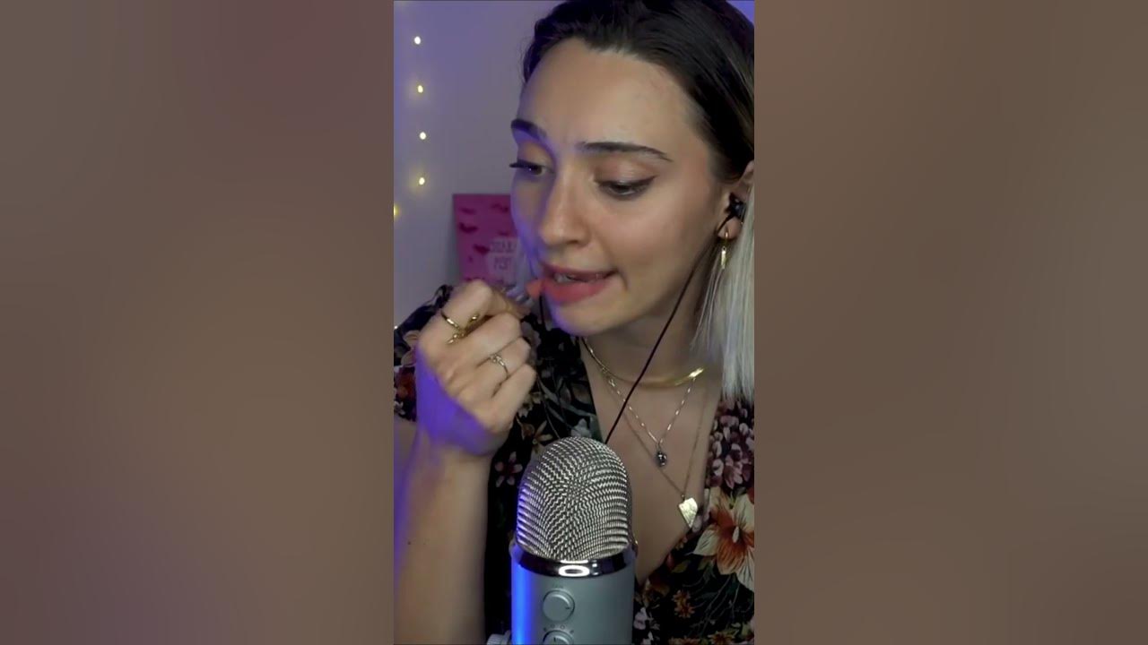 ASMR Chiara Triggers 2 | Oddly Satisfying ASMR #Shorts - YouTube