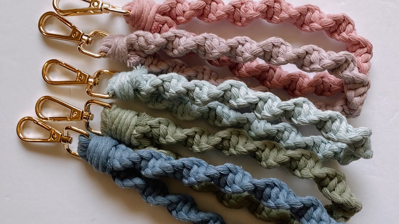 Macrame Twisted Wristlet Tutorial #macrame #keychains #wristlet # ...