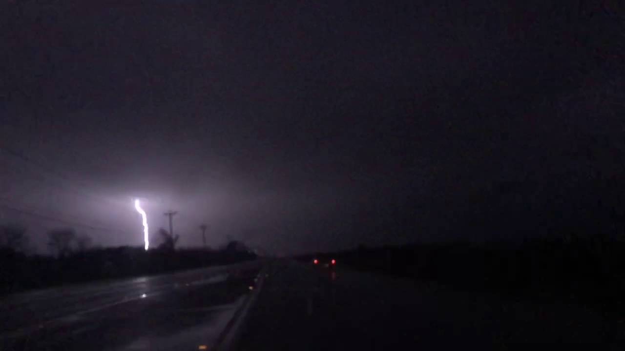 Immense Central Texas lightning storm. - YouTube