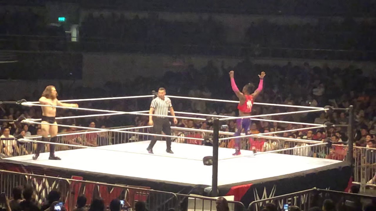 WWE Live Manila 2019 Kofi Kingston Vs Daniel Bryan Full Match - YouTube