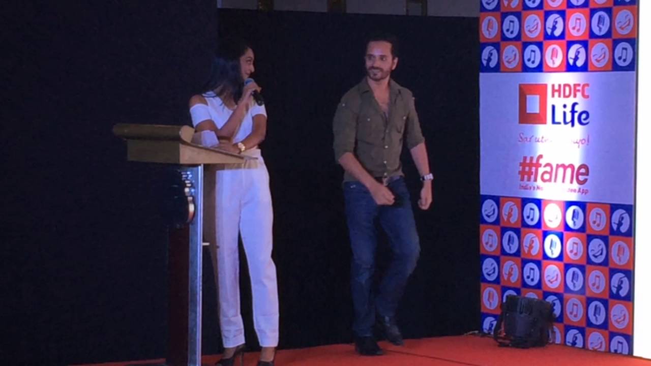 Zinia Fernandes Hosting Launch of HDFC Life Youngstars #fame - YouTube