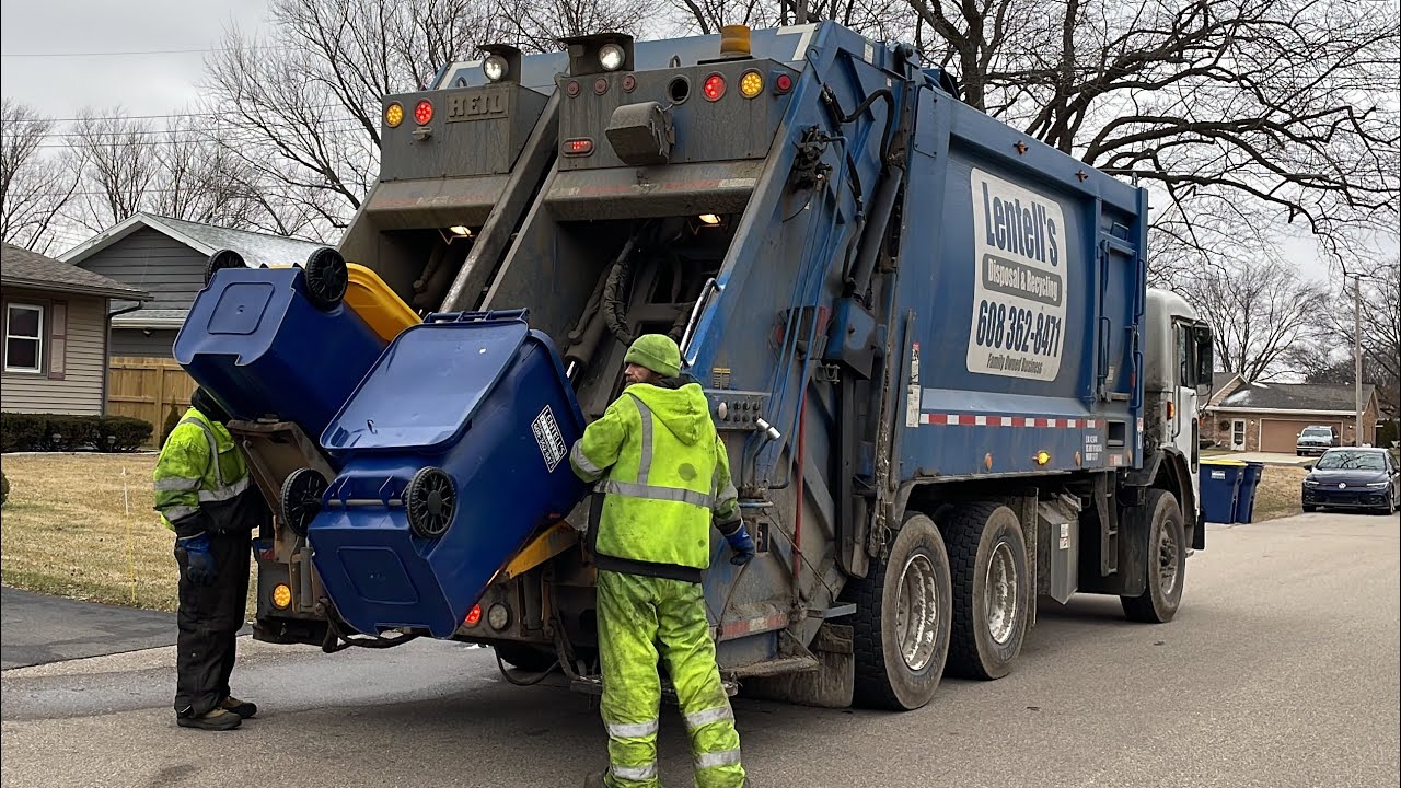 Lentell’s Disposal Pete Heil Split Rear Loader Garbage Truck - YouTube
