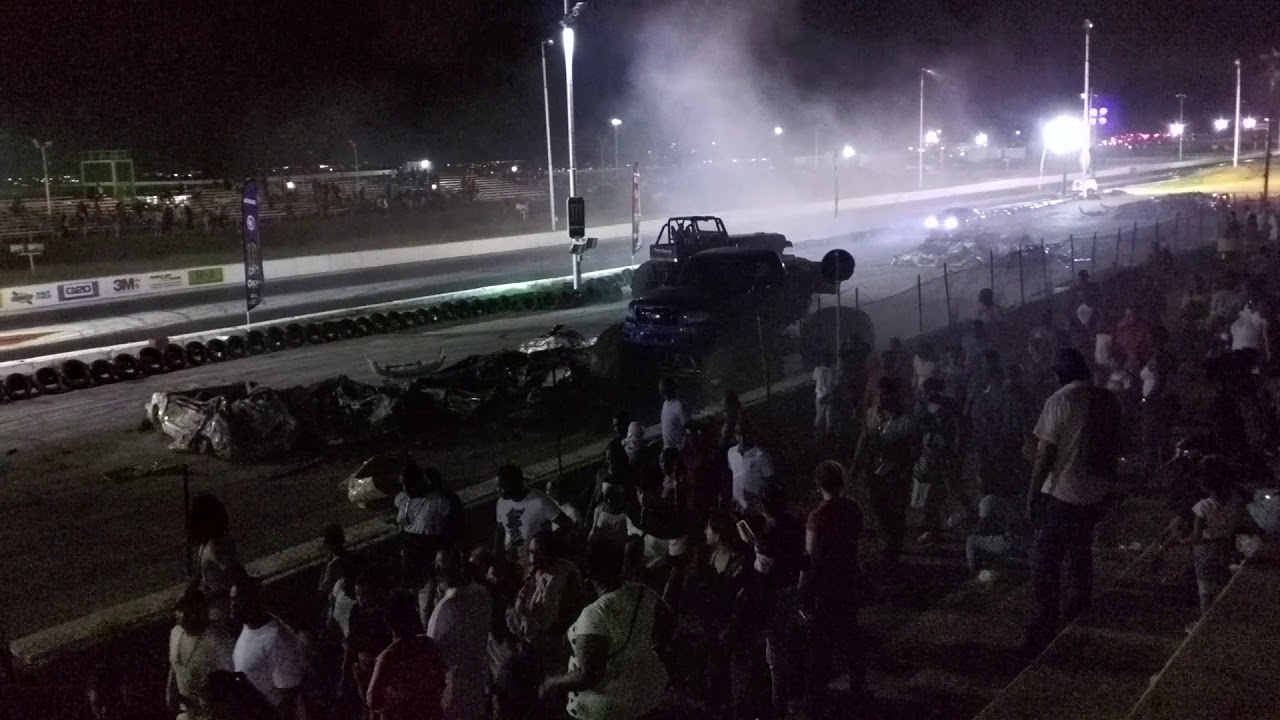 Monster truck Curacao 2018(2) - YouTube