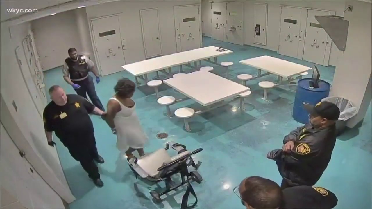 Corrections officers at County Jail punch, pepper spray woman in ...
