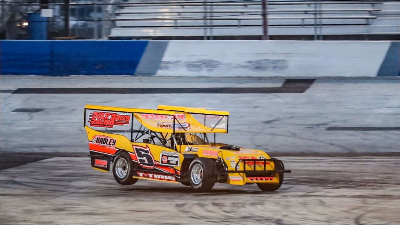 Outlaw Figure 8 Practice at Freedom Factory with Ben Tunny - YouTube