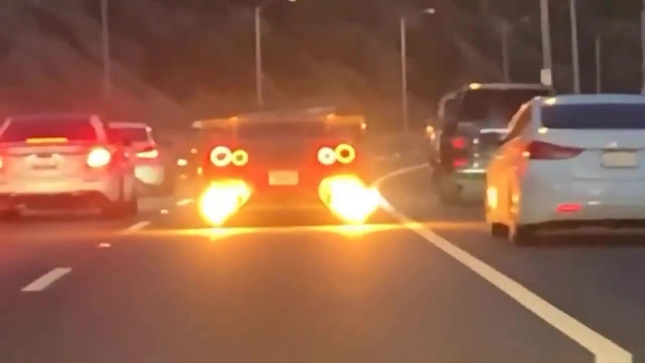 TOP BEST OF 2020 NISSAN GTR R35 REVVING, FLAMES AND BACKFIRES - YouTube