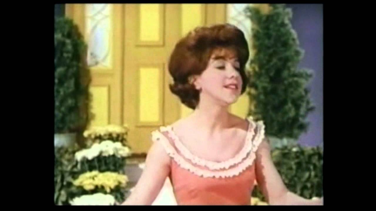 Queen of the House Jody Miller - YouTube