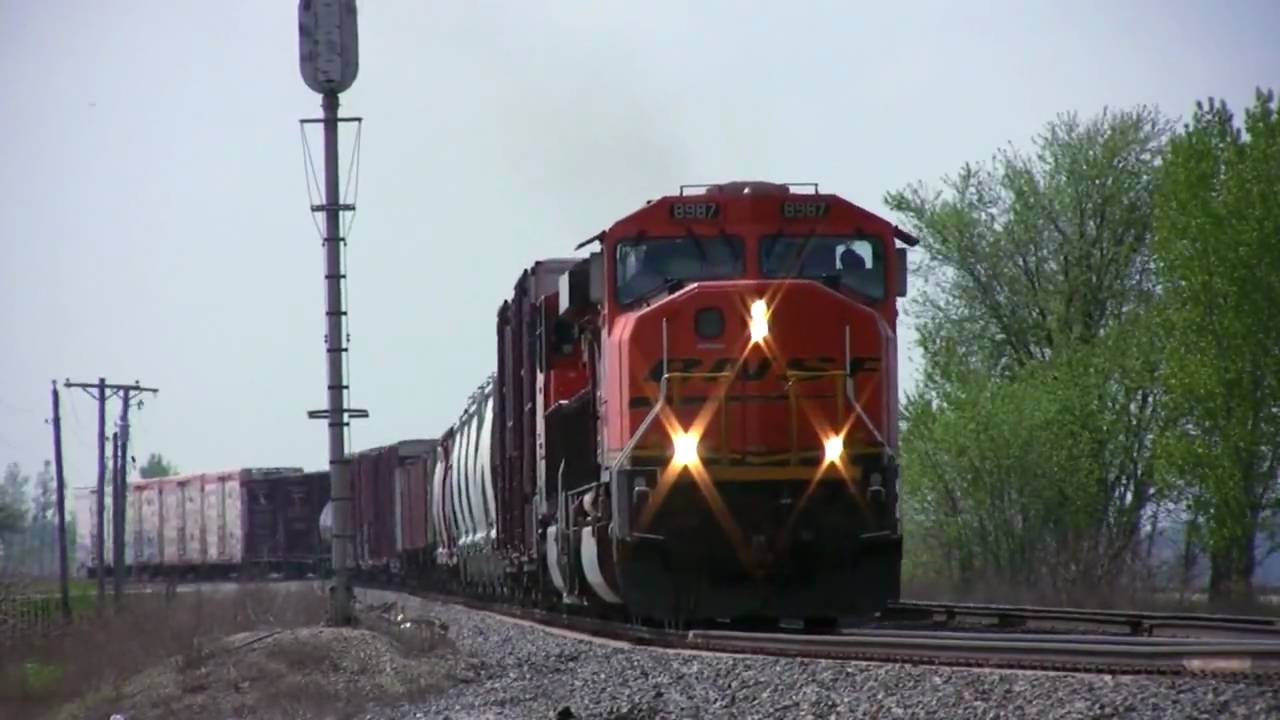 BNSF 8987 East "Savanna-Eola" at East Mored on 4-21-10 - YouTube