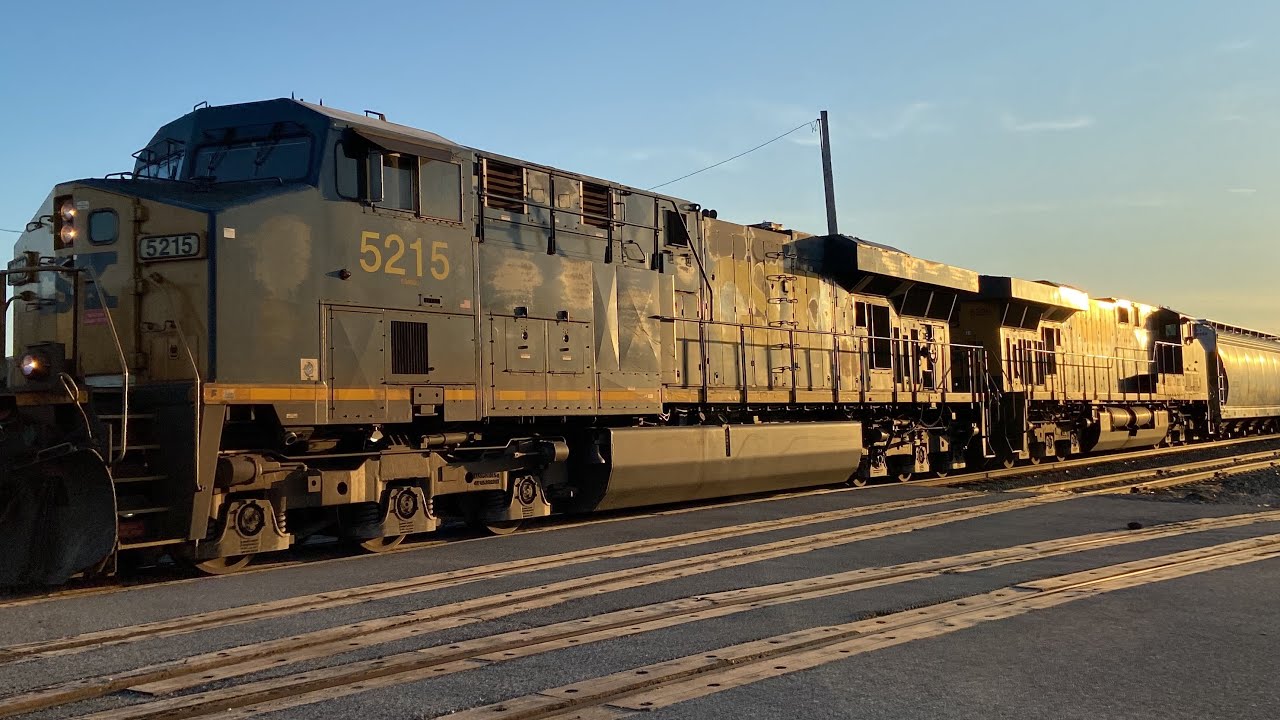 CSX 5215 leads M326 in Grandville 3/20/22 - YouTube