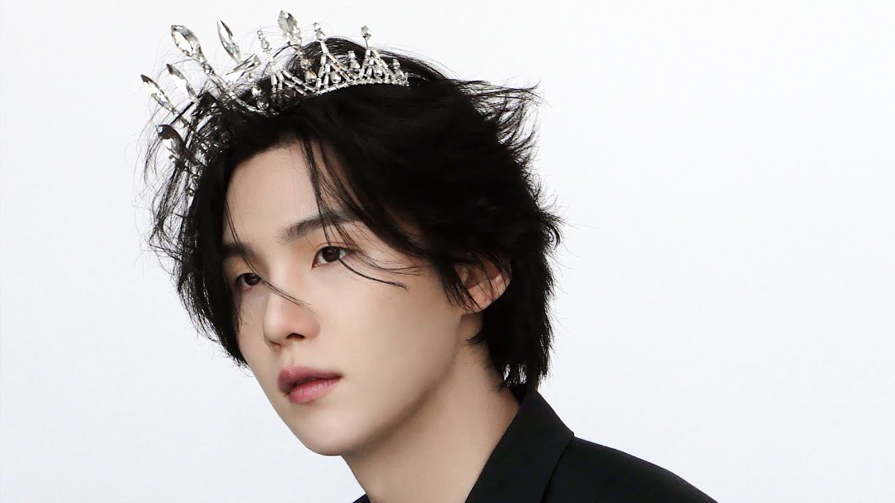 Yoongi being cute for straight 7 mins !! - YouTube