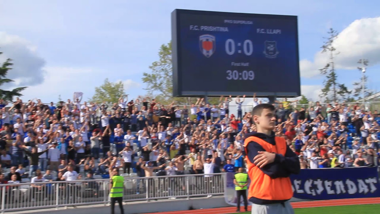 Legjendat në ndeshjen Prishtina - Llapi - YouTube