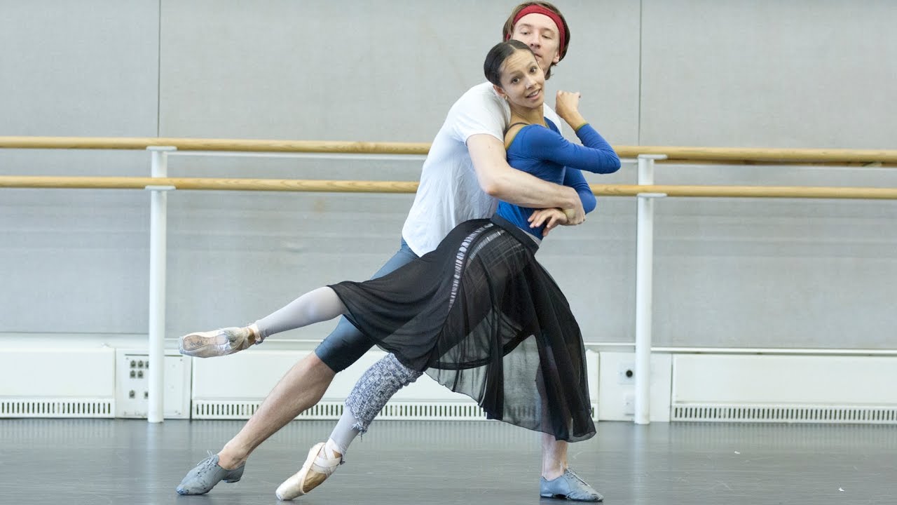 The Royal Ballet rehearse works by Frederick Ashton - YouTube