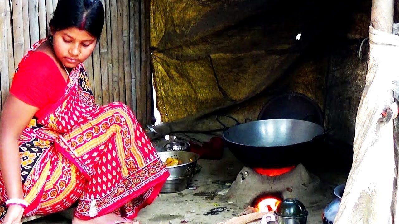 Rural women Cooking ll Delicious Fish Curry ( Rui Fish ) ll Indian ...