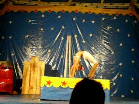Circo olímipicus- menina elástica giovana