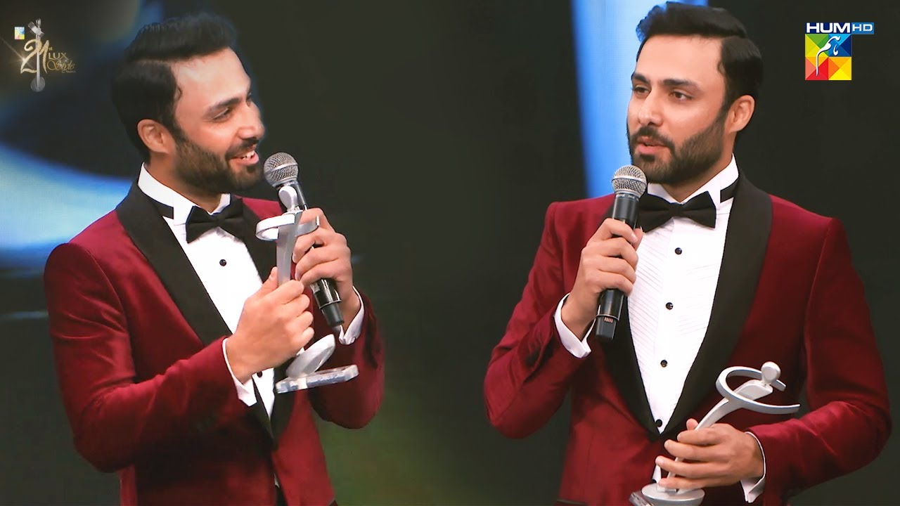 𝑨𝒉𝒎𝒆𝒅 𝑨𝒍𝒊 𝑨𝒌𝒃𝒂𝒓 Won The Best TV Actor At The HUM 21st Lux Style Awards ...
