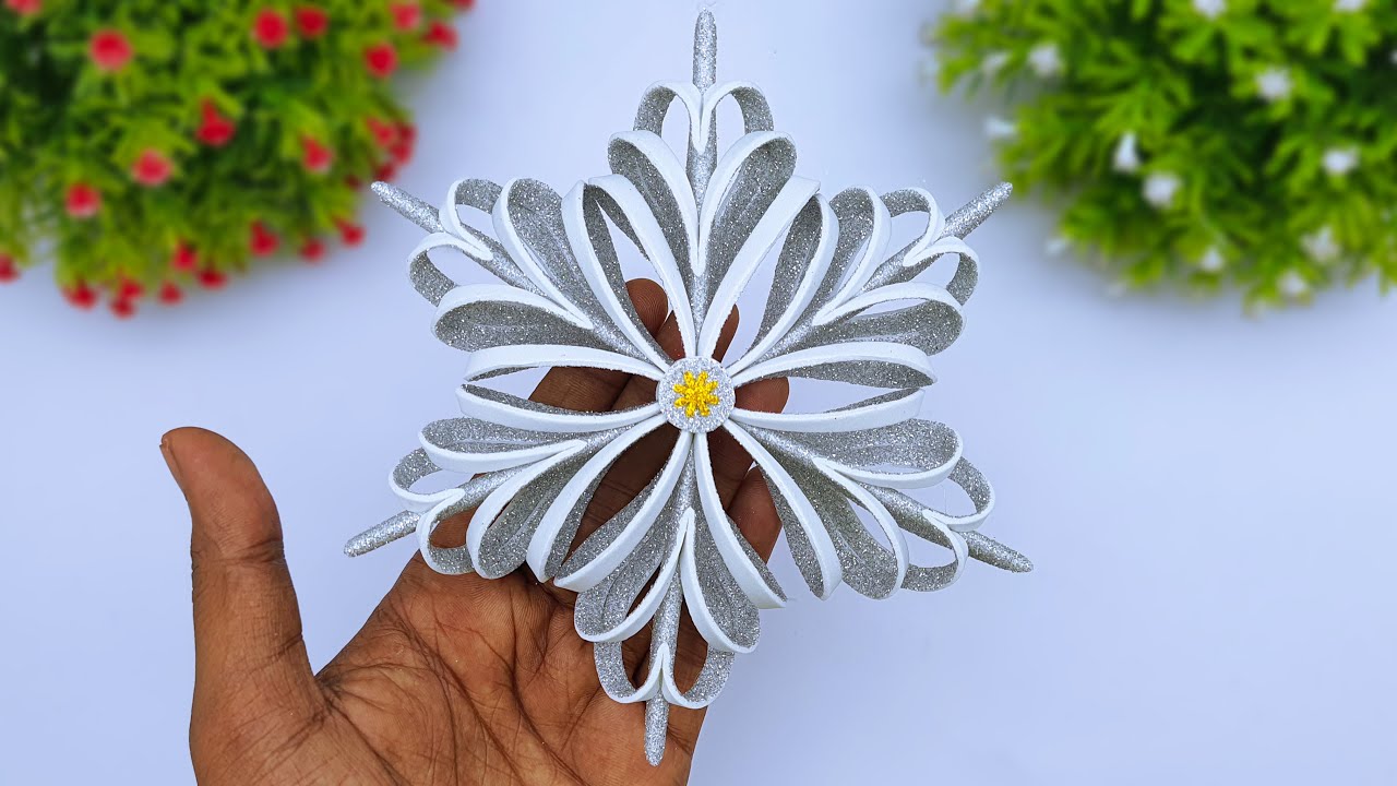 How To Make Traditional Christmas Snowflakes | DIY Christmas Decor ...