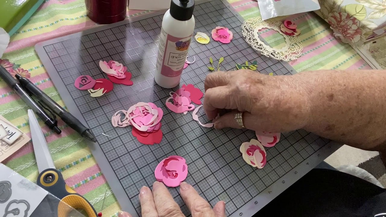 (62) Making Flowers for Junk Journal - YouTube