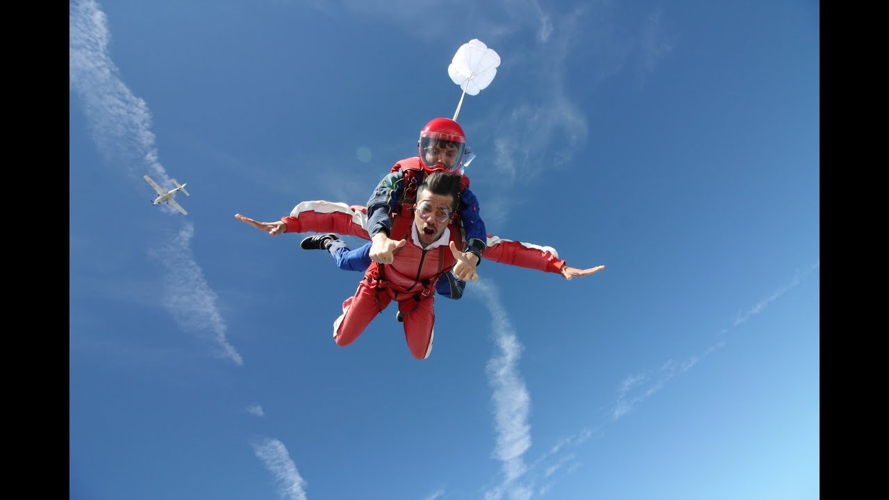 My first Skydiving experience in the Netherlands - YouTube