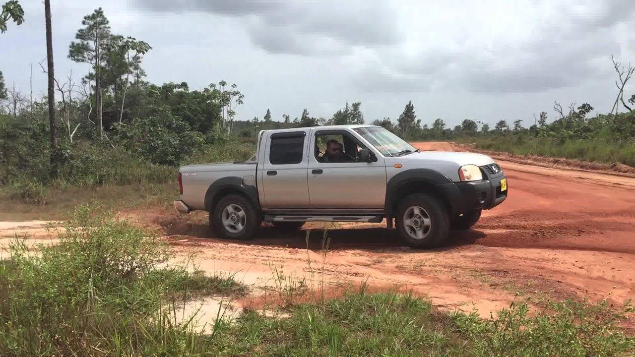 Nissan Frontier QD32 - YouTube