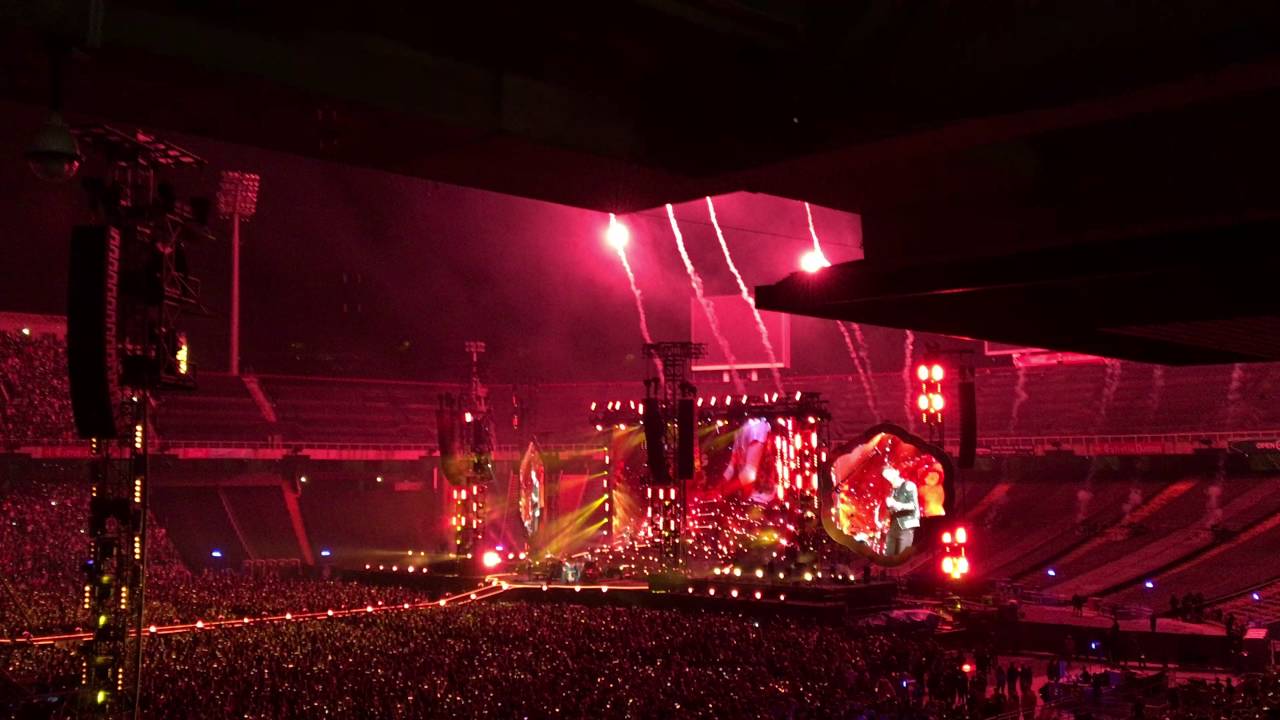 Coldplay - FIX YOU (LIVE, Barcelona) - YouTube