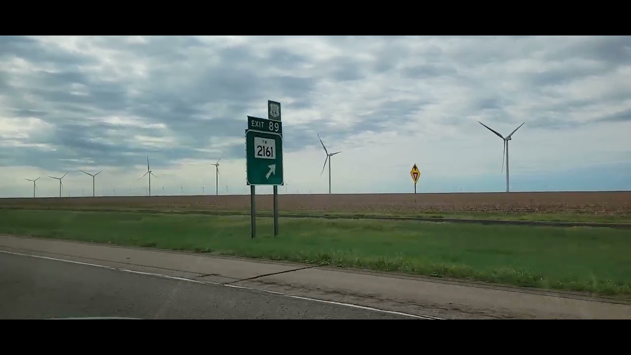 Texas Panhandle Wind Turbines PT 1 (Tesla Road Trip 05112024) - YouTube
