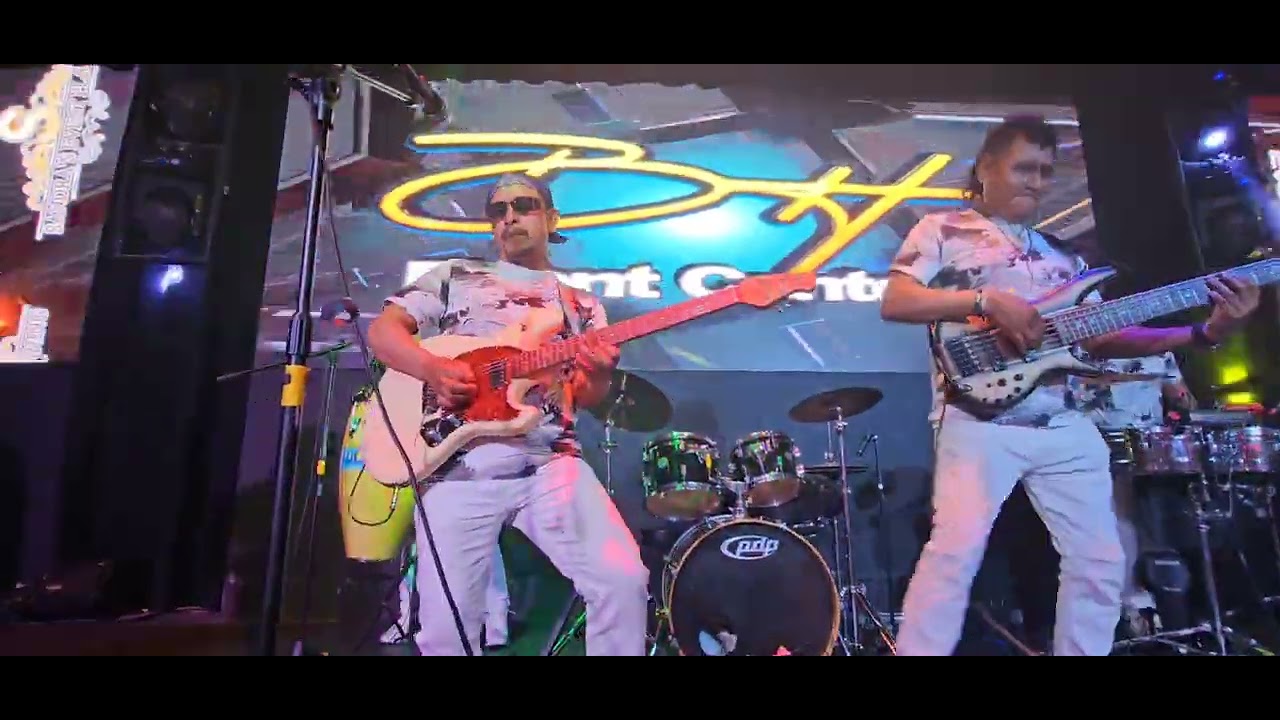 LOS BULMAR en vivo Lejos De Mi Tierra - YouTube