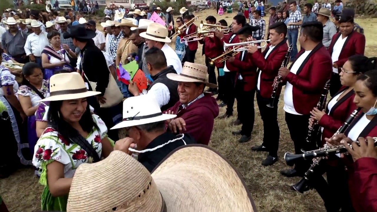 Tradicional topa 1 de enero 2018 Comanja Michoacán - YouTube