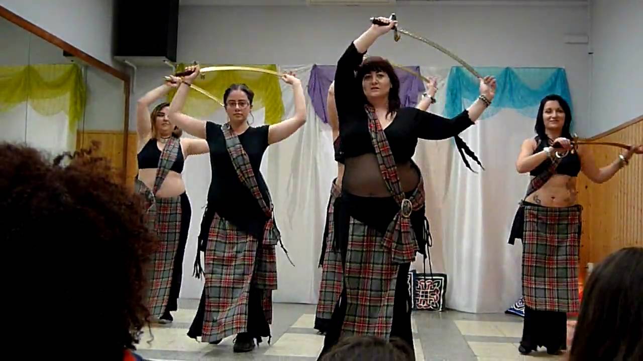 zaghareet tribal group hafla gavá 2010 - YouTube