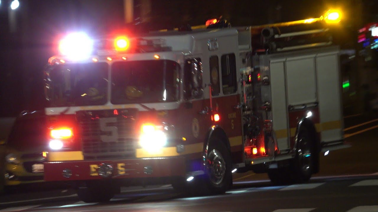 Philadelphia Fire Department Engine 5 Responding - YouTube