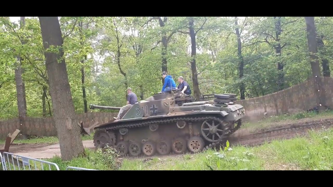 Militracks 2023 in Overloon StuG III (SdKfz 142) & Bergepanzer 38t Flak ...
