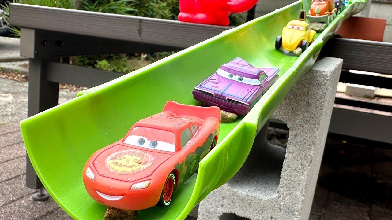 Disney Cars☆Change Color A toy that changes color in cold and warm ...