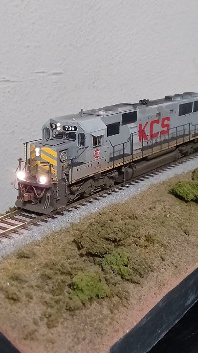#shorts KCS 736 SD60 HO-Scale - YouTube
