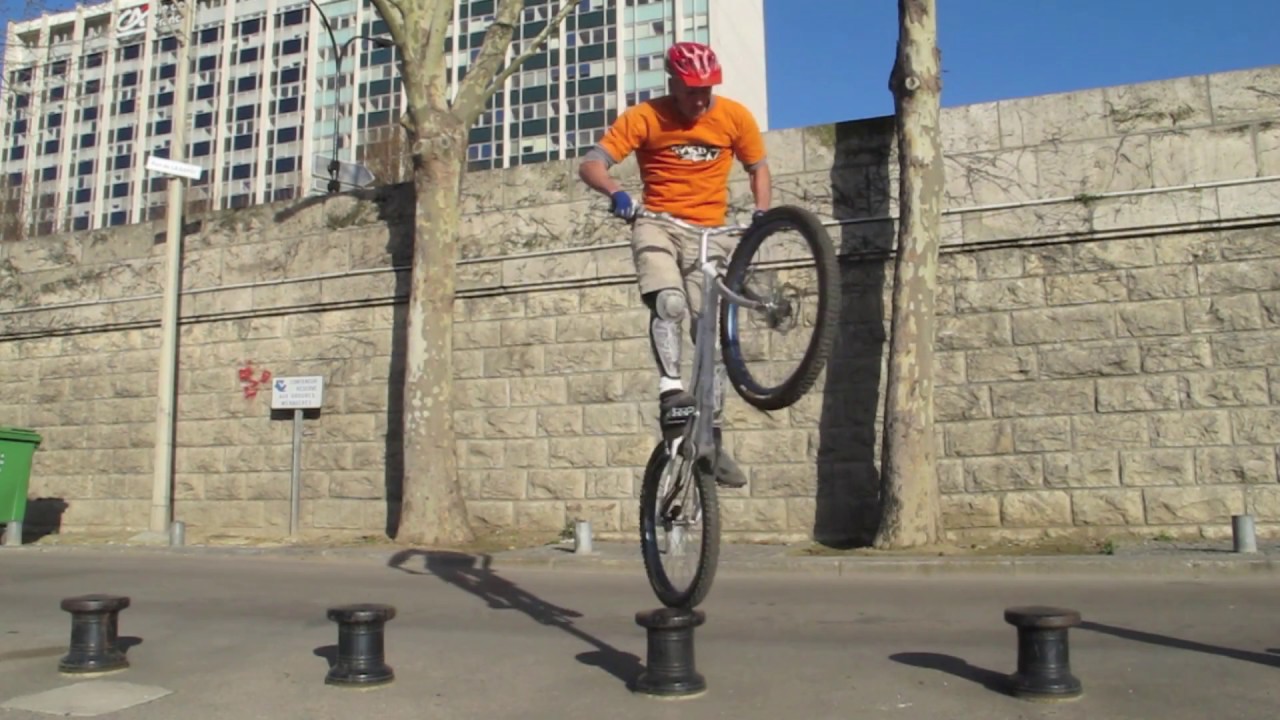 How to perform a 180 degree pivot on the rear wheel - YouTube