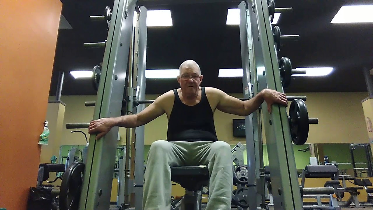Bench press 45 45 on each side 12 reps at anytime fitness - YouTube