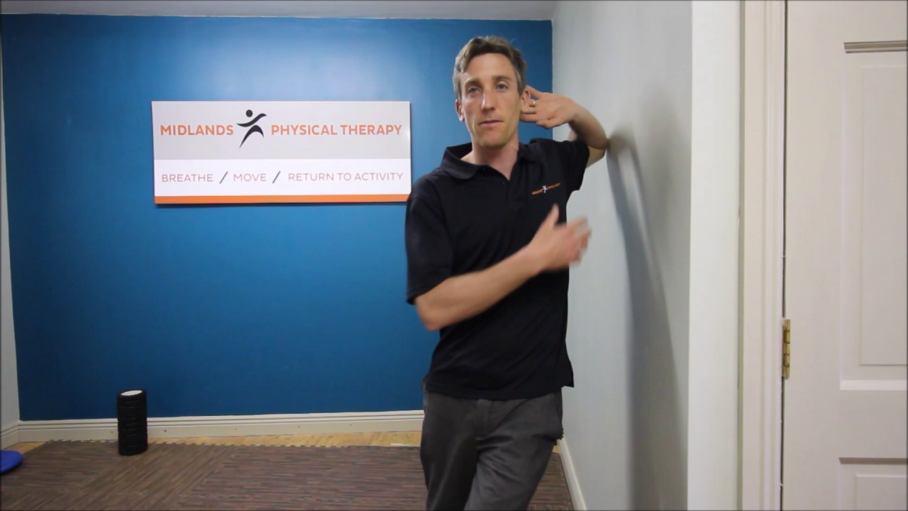 Pec minor stretch - YouTube