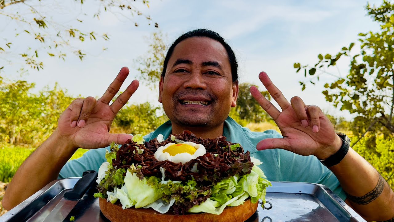 Eat Cherng Chicken intestines with Healthy Vegetab - YouTube