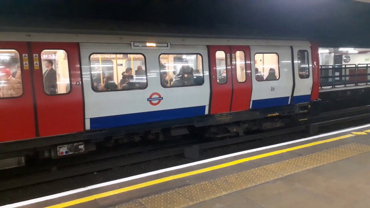 1st 2020 Train Video - Hammersmith & City Line - S7 Stock - Departing ...
