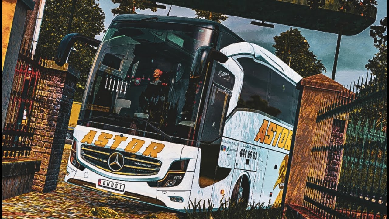 EXTREME Bus Driving Through Narrow Streets in Mercedes Benz Travego ...