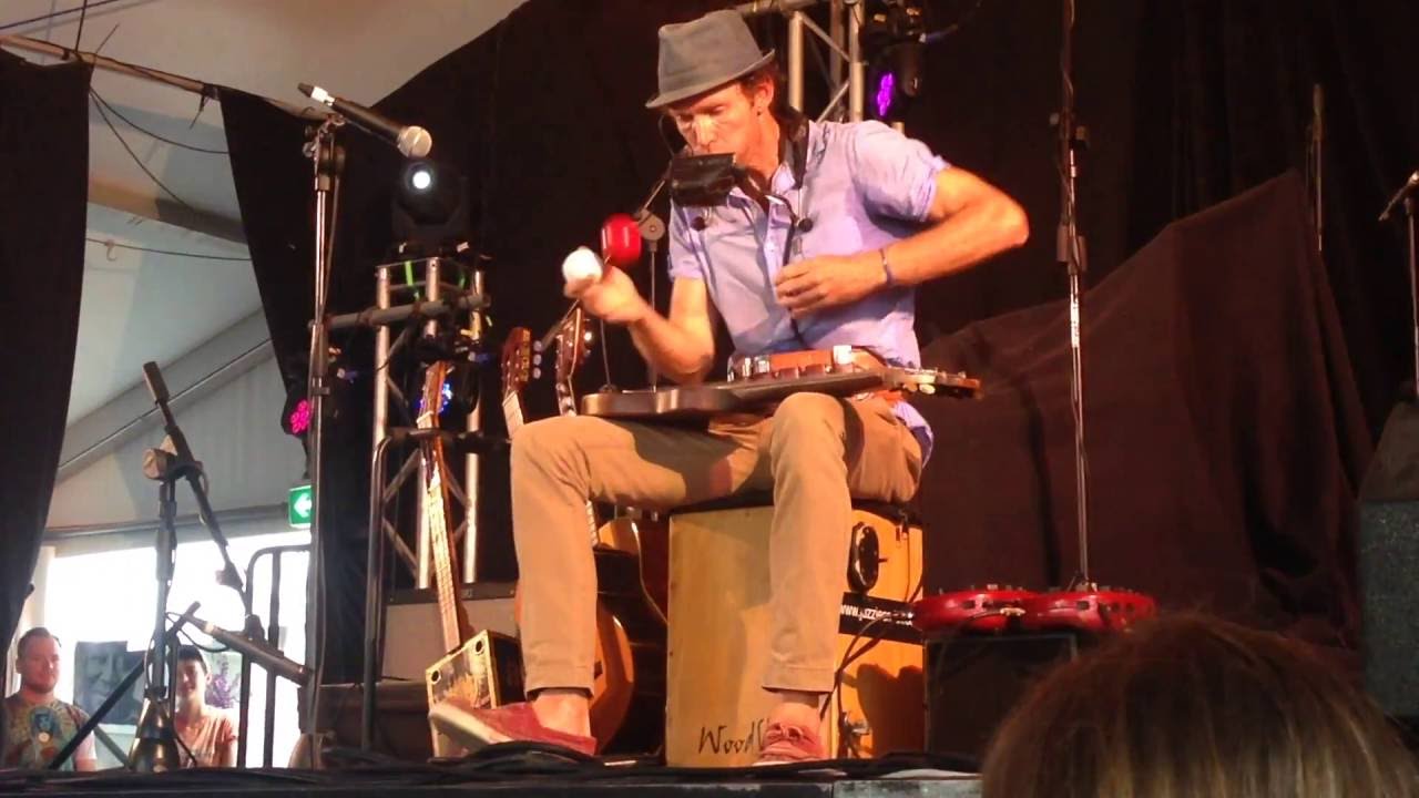 Awesome 1 man band - Juzzie Smith - YouTube