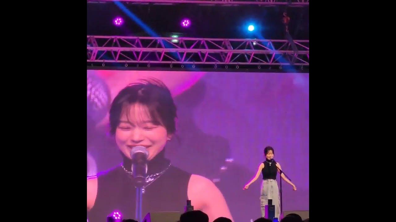 조유리(JO YURI) Live Performance at 카이스트(KAIST) 축제 직관 - YouTube
