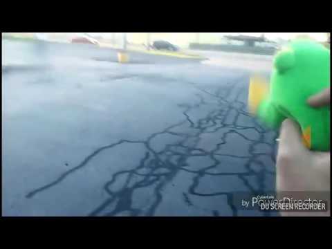 Makuu frightens Fred the Frog - YouTube