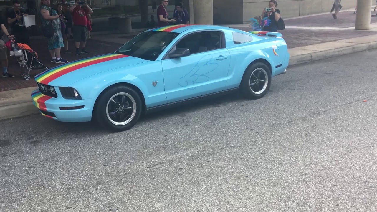 Bronycon rainbow dash mustang awesome - YouTube