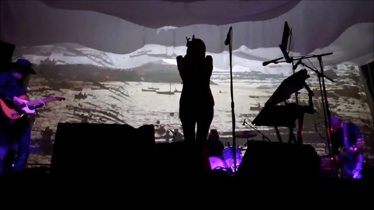 Hope Sandoval & TWI - ANTIQUITY - live VIDEO, 2017-10-15, Desert Daze ...