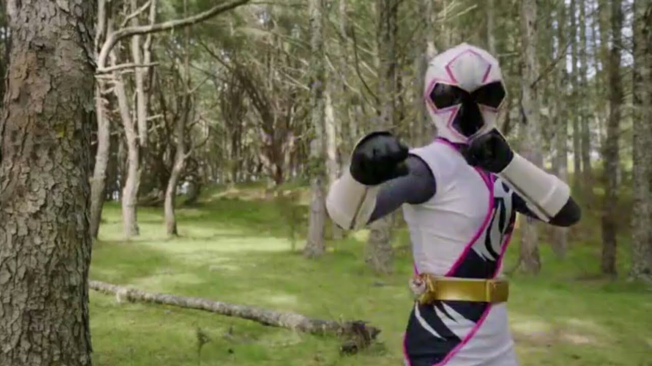 Ranger Branca Vs Badpipes Dublado | Power Rangers Ninja Steel - YouTube