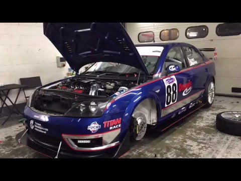 Dennis racing mondeo ST220 at brands indy - YouTube