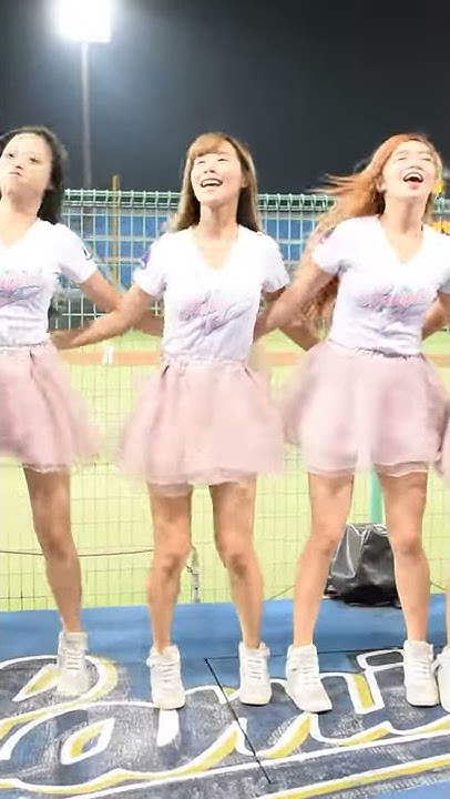 20170927 Lamigirls Mia之power Lamigo直立版 - YouTube