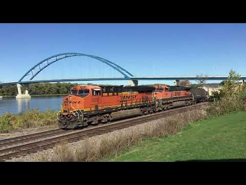 Railfanning the BNSF and CPKC in Savanna, IL and Sabula, IA 10/22/23 (1/2) - YouTube