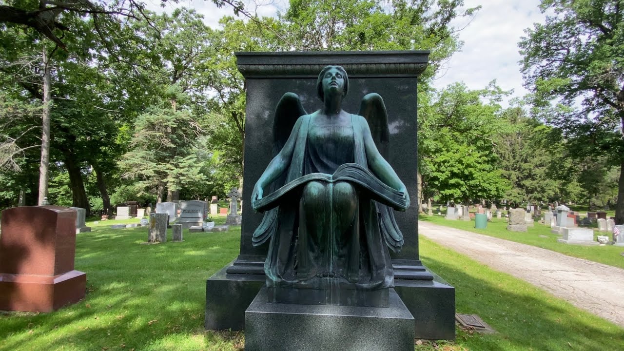 Who made these statues in Waupun, Wisconsin? - YouTube